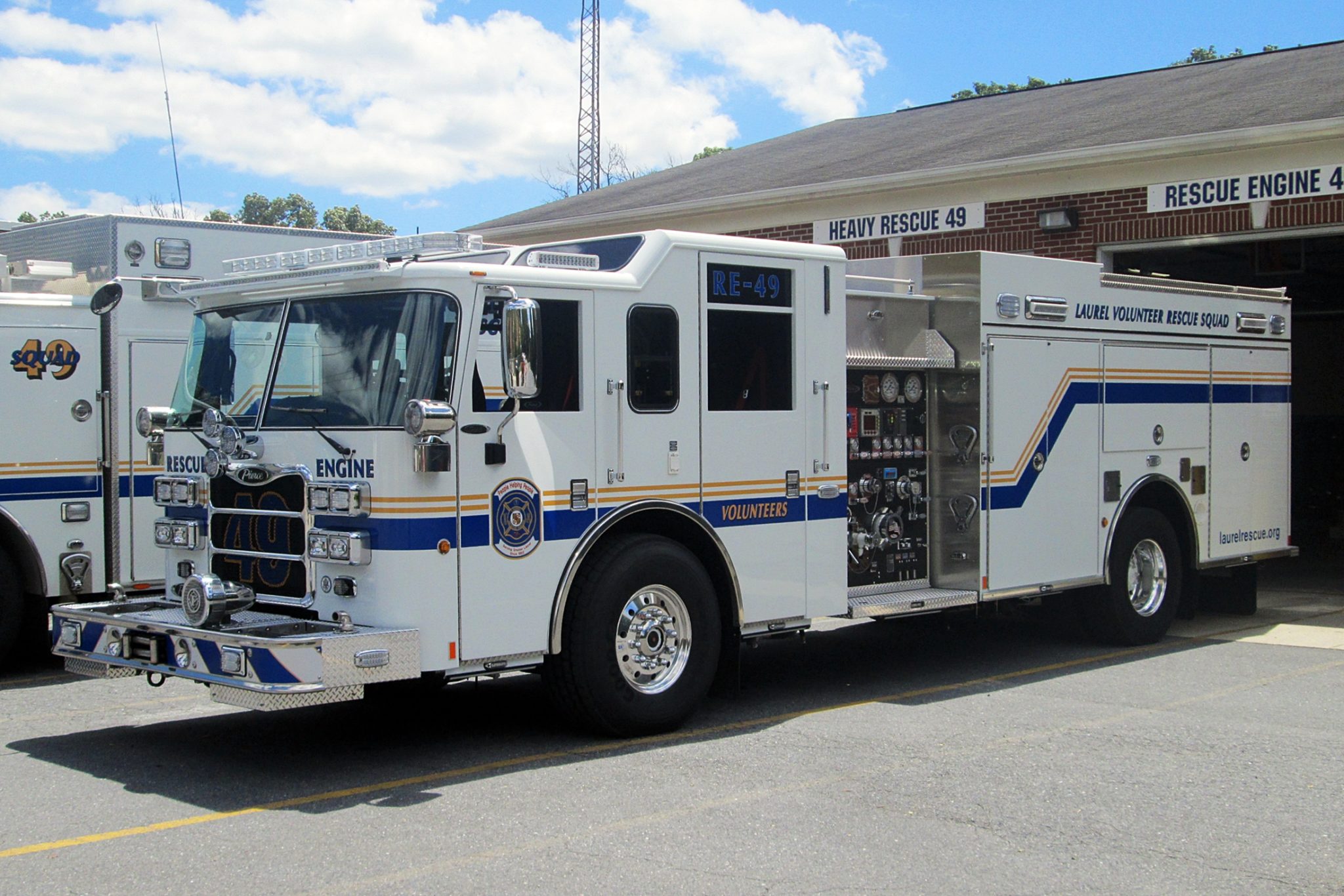 Rescue Engine 849 - Laurel Volunteer Rescue Squad